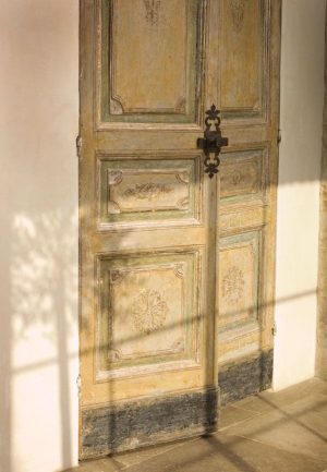 Secrets to Capture Rustic Elegance in European Country Interiors ...