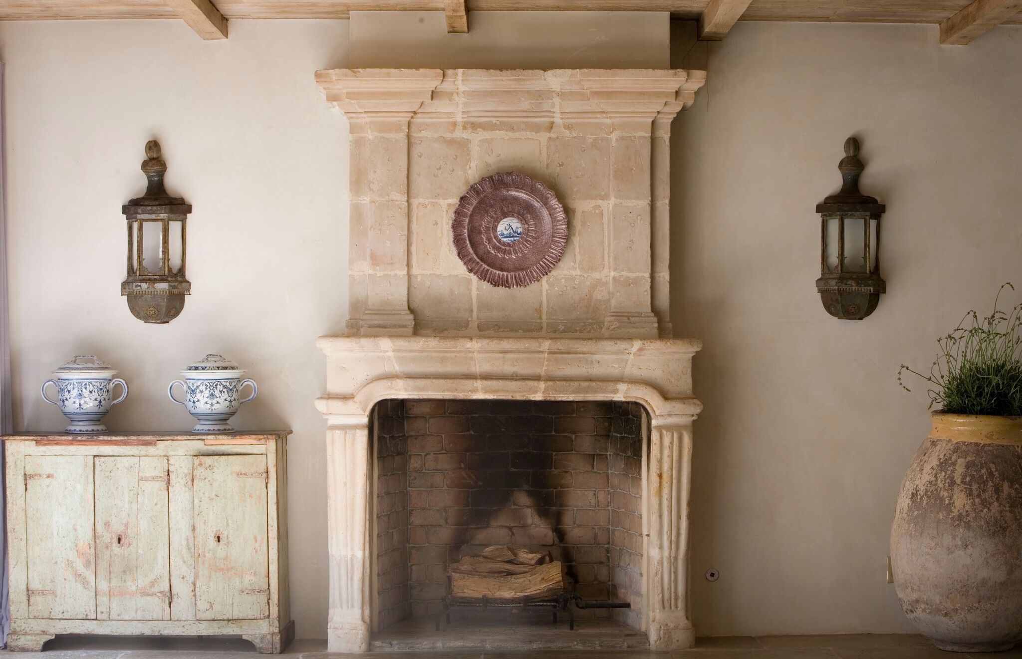 Secrets to Capture Rustic Elegance in European Country Interiors ...