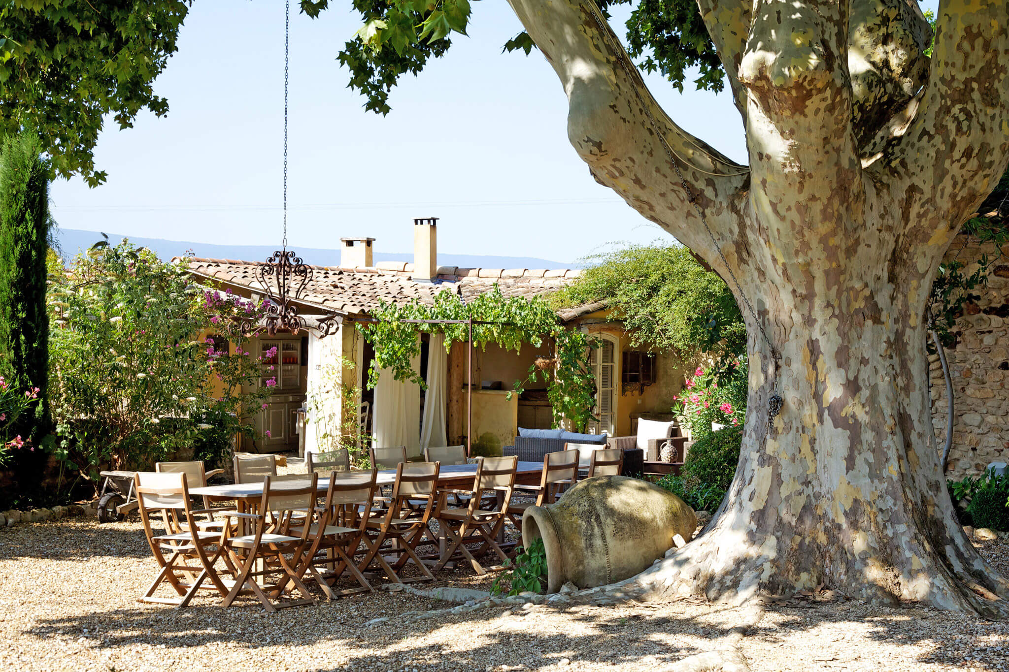 Provençal Bastide Beauty & Old World Inspiration - Hello Lovely