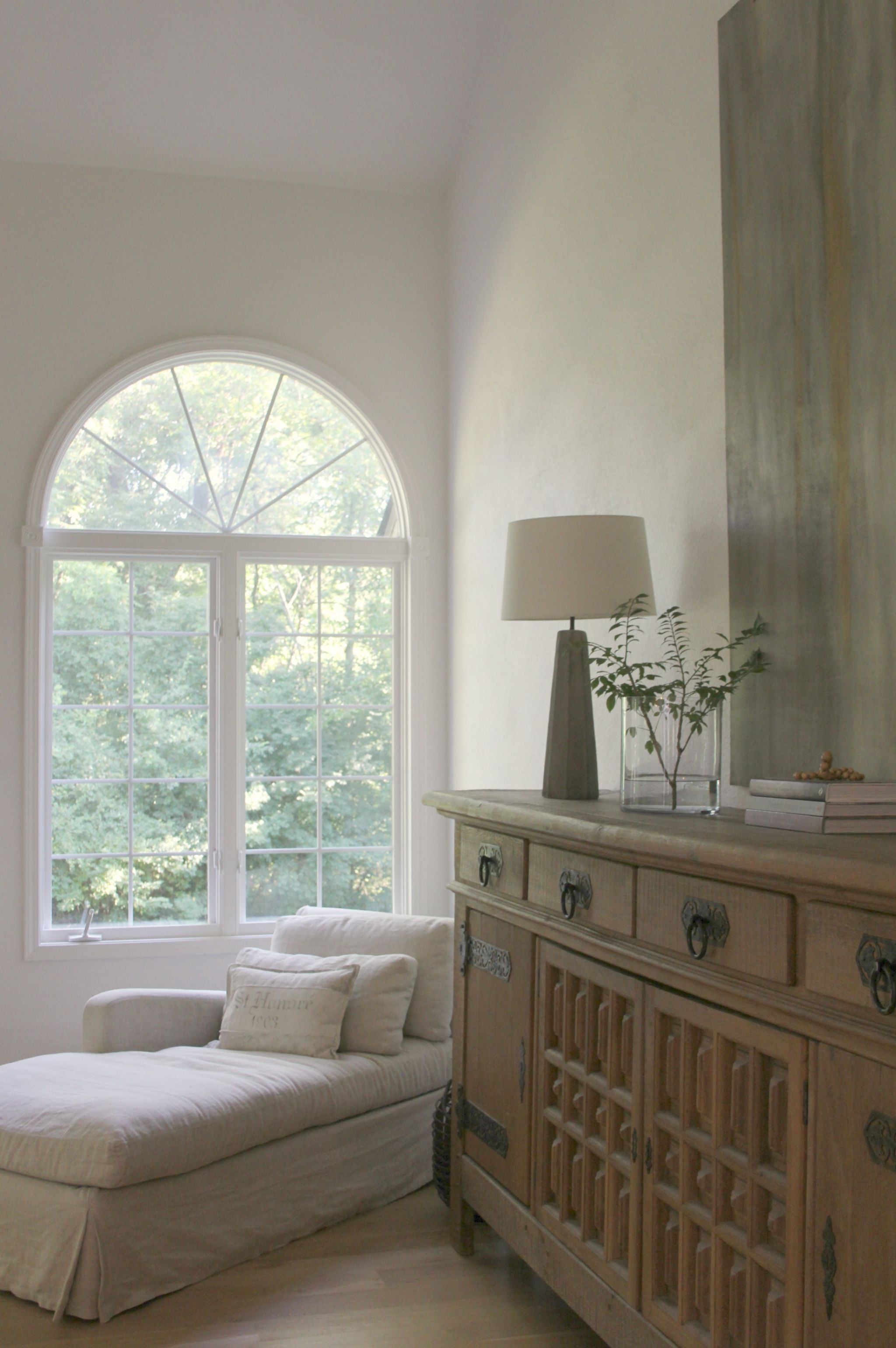 White Country French Farmhouse Interiors: Serenity & Sophistication Now ...