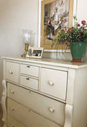 7 Gorgeous Warm White Paint Colors to Consider Now! - Hello Lovely