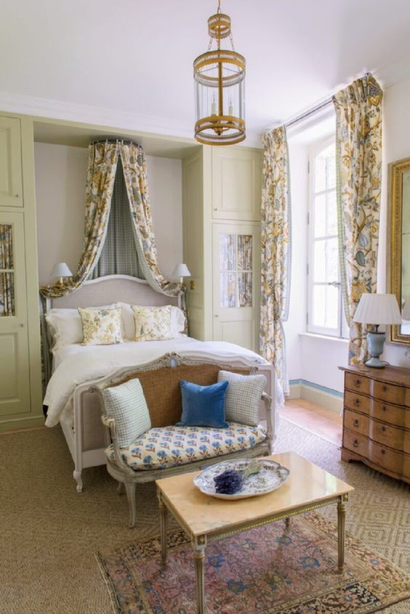 An Enchantingly Restored 18th Century Provençal French Farmhouse ...