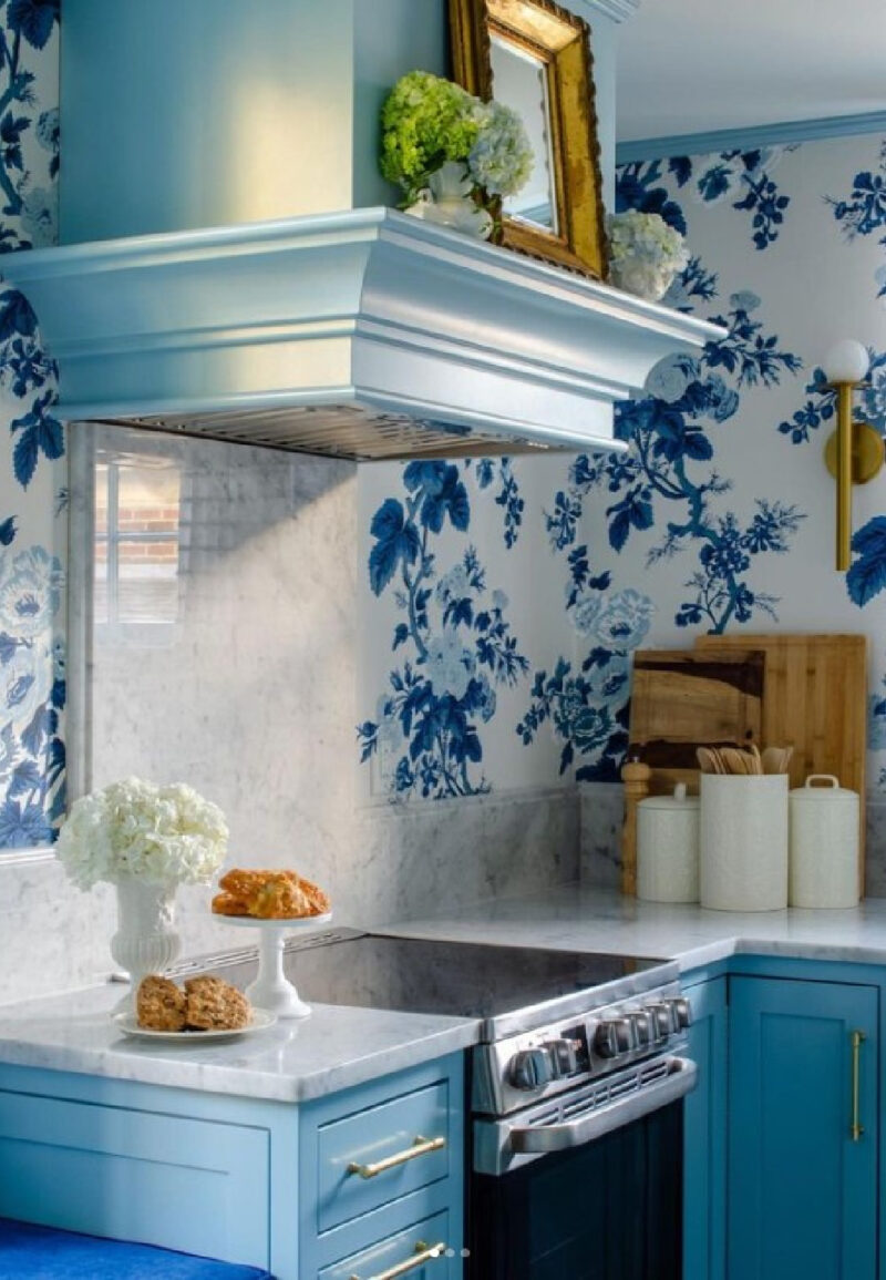 22 Amazing Blue Paint Colors for Kitchen Cabinets: Which Speaks to You ...