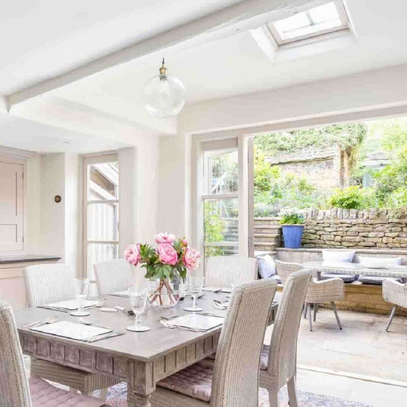 Cotswolds Cottage Inspiration & THE HOLIDAY Sets from Nancy Meyers ...