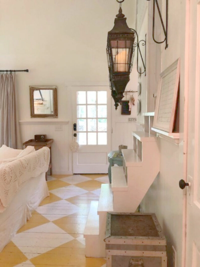 Design Details from a Tumbledown Lovely Cottage in Leiper's Fork ...