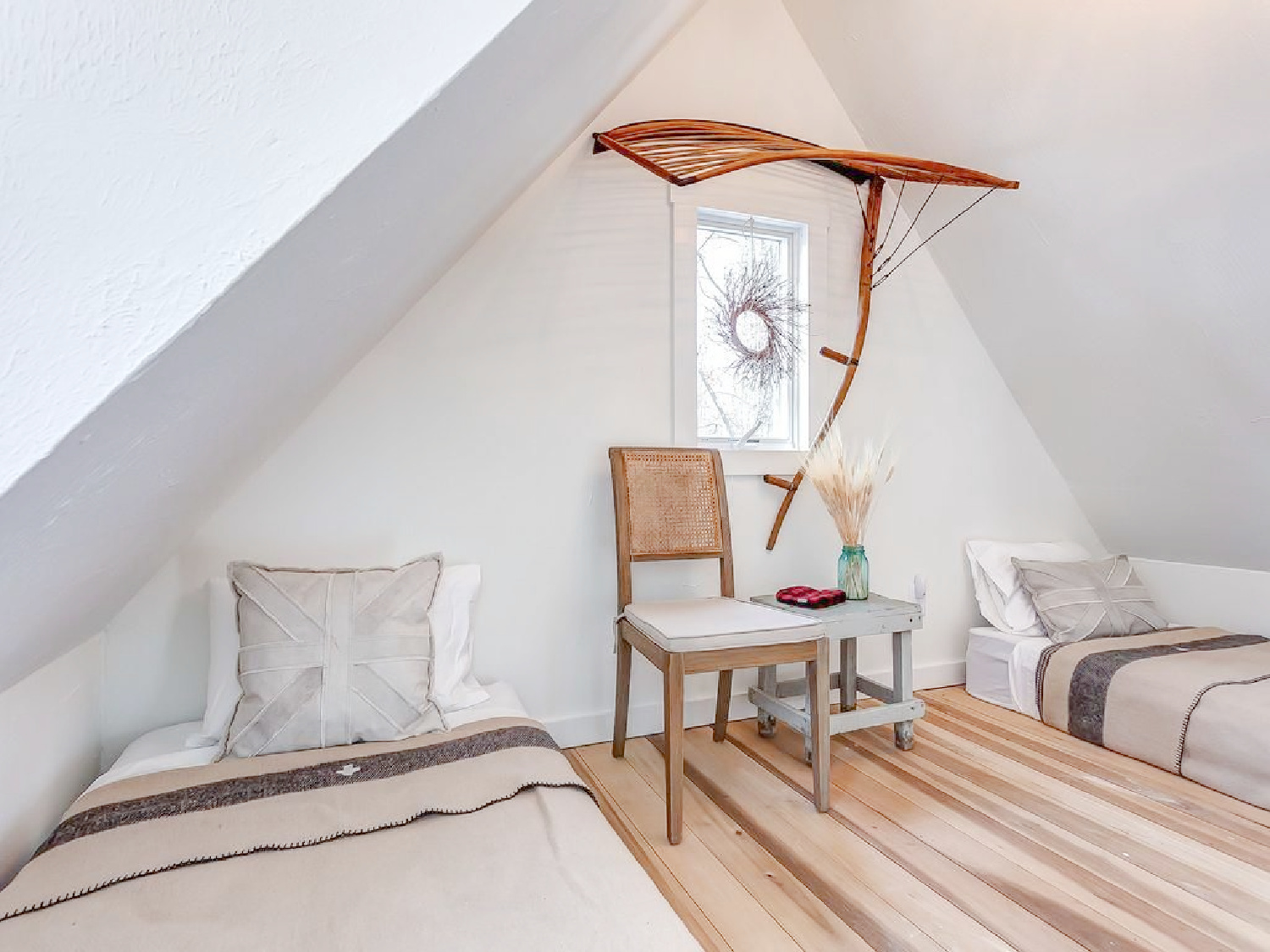 Design Details from a Tumbledown Lovely Cottage in Leiper's Fork ...