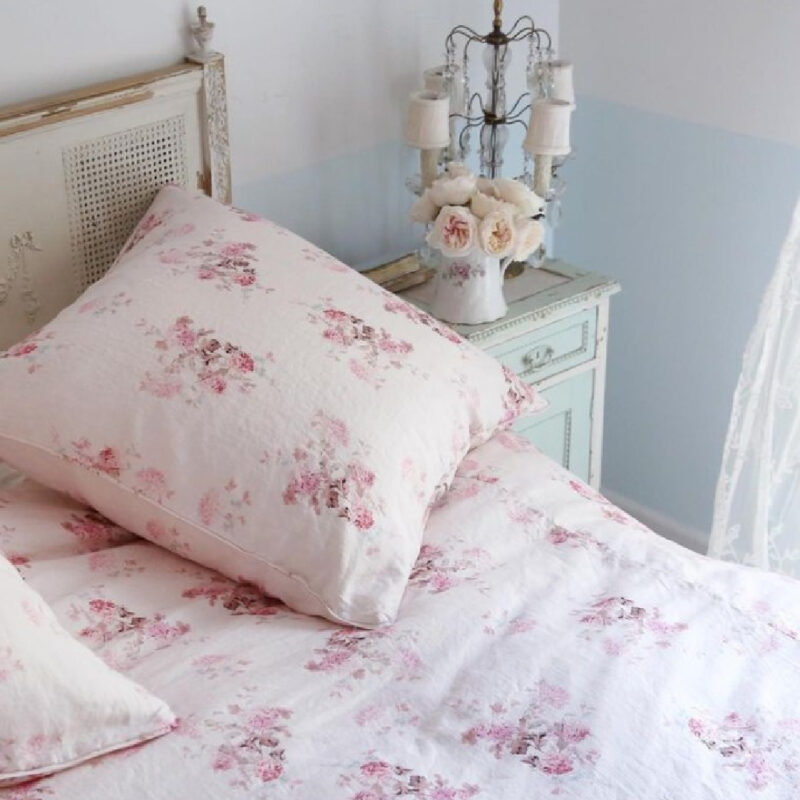 Rachel Ashwell: Pretty Blue Shabby Chic Vintage Style Inspiration ...