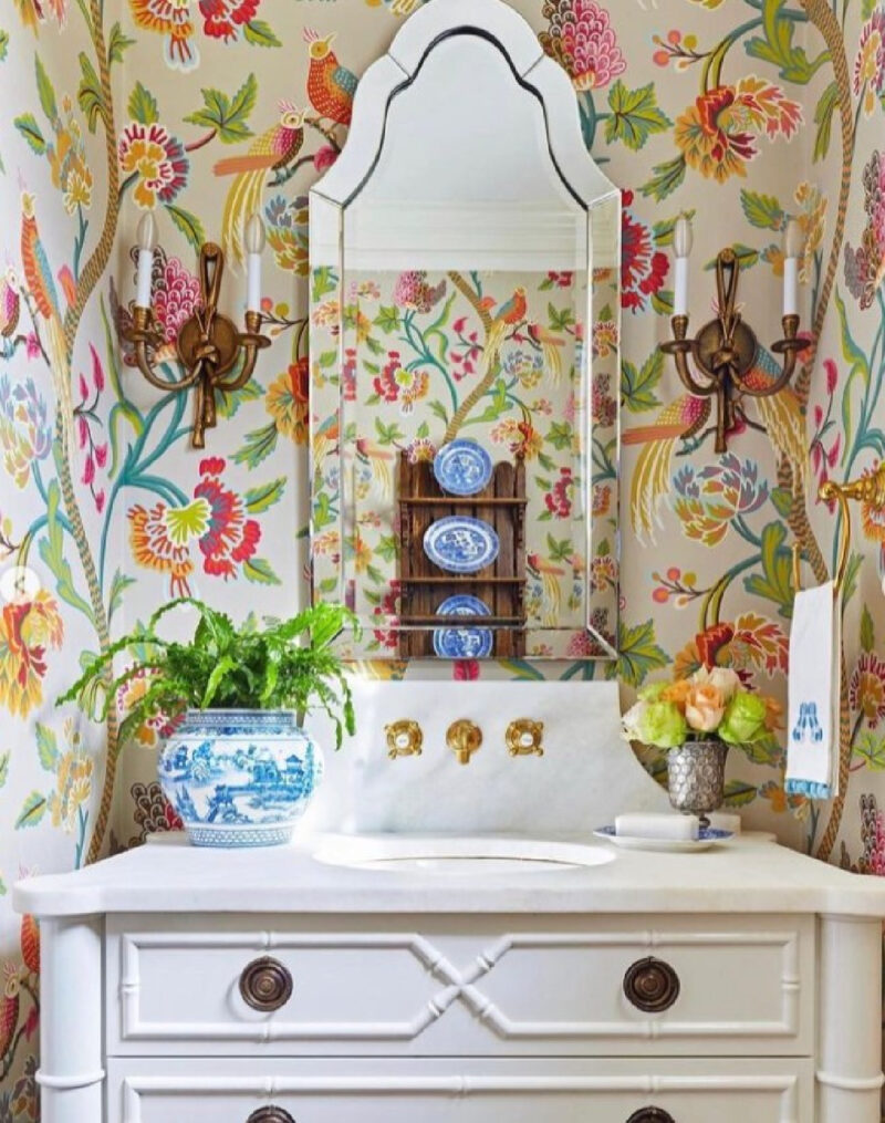 LOVELY Timeless Wallpaper: Classic, Elegant, & Traditional Interiors ...