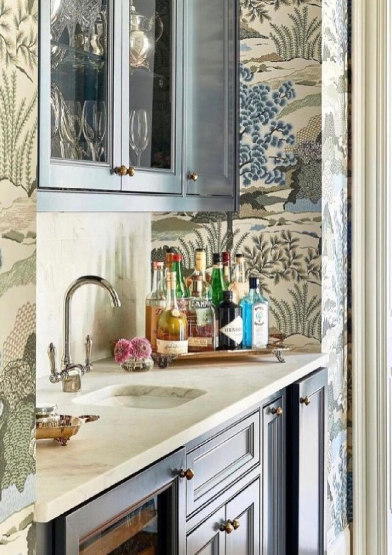 LOVELY Timeless Wallpaper: Classic, Elegant, & Traditional Interiors ...