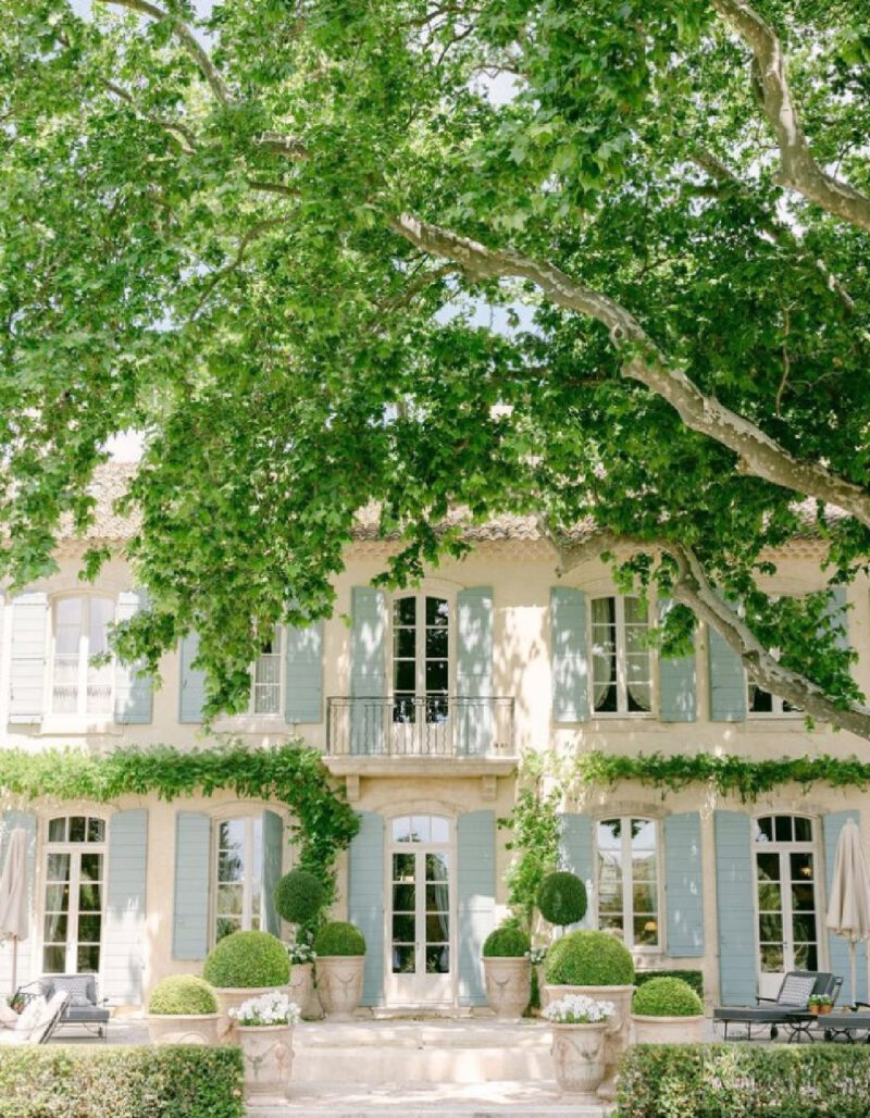 An Enchantingly Restored 18th Century Provençal French Farmhouse ...
