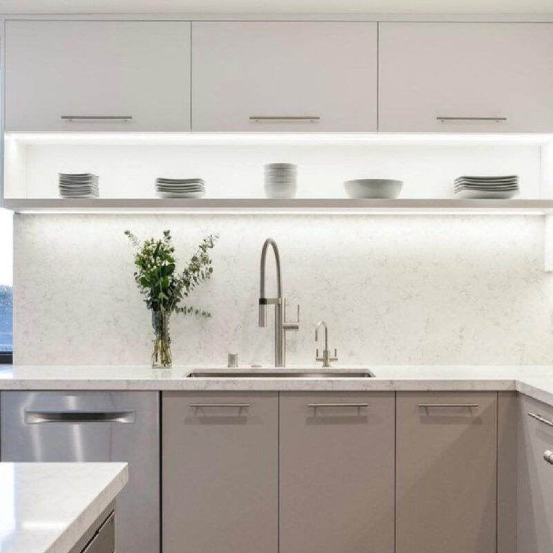 White QUARTZ COUNTERTOPS: 3 Viatera Options - Hello Lovely