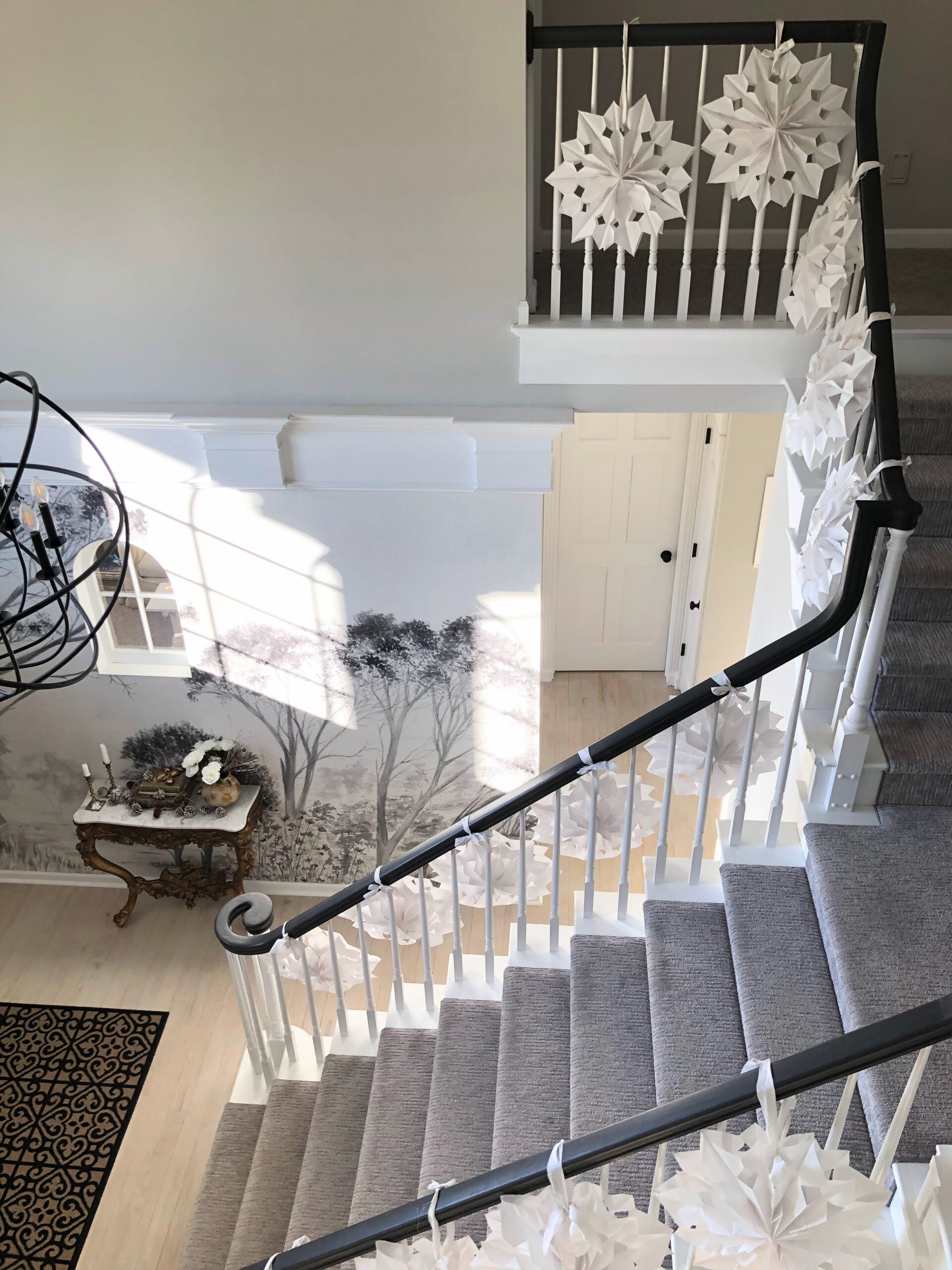 $6 SIMPLE PAPER SNOWFLAKE Holiday Garland for the Staircase - Hello Lovely