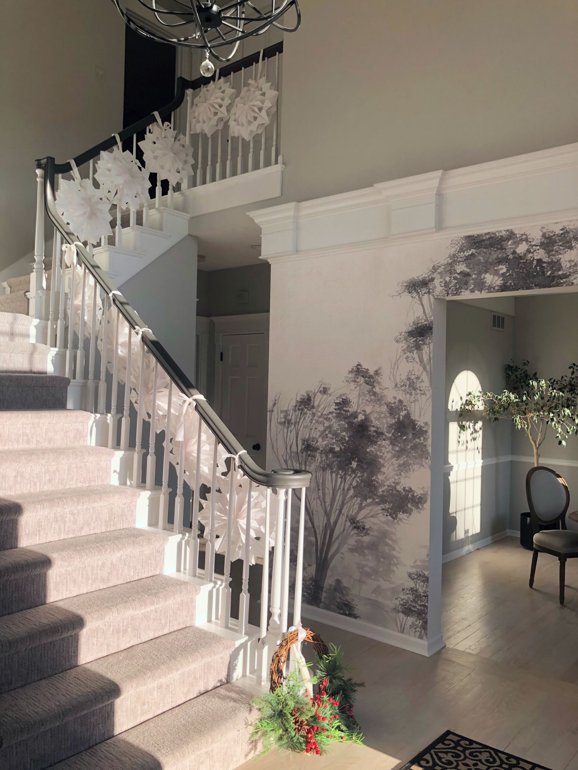 $6 SIMPLE PAPER SNOWFLAKE Holiday Garland for the Staircase - Hello Lovely