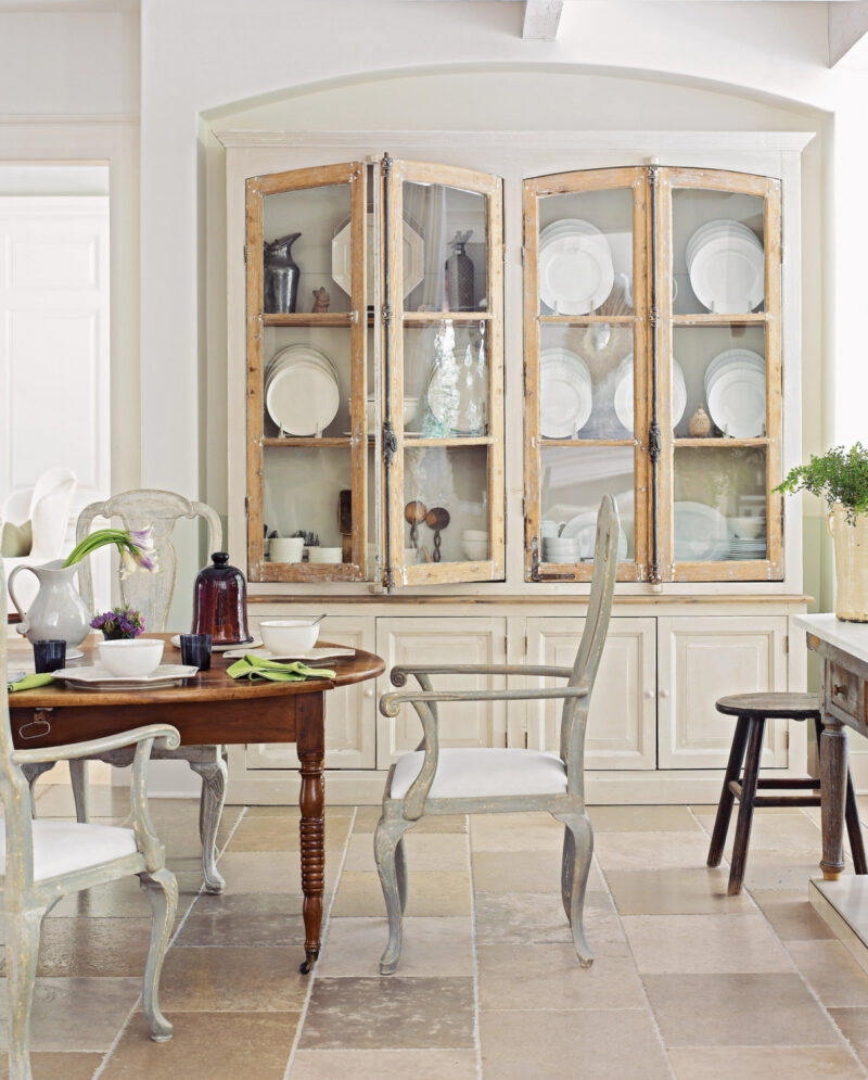 Beth Webb: An Artful Eye for Beauty & Comfort - Hello Lovely