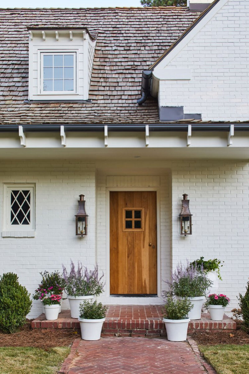 Façade Lovers Only: White Houses & Trim Color Ideas - Hello Lovely