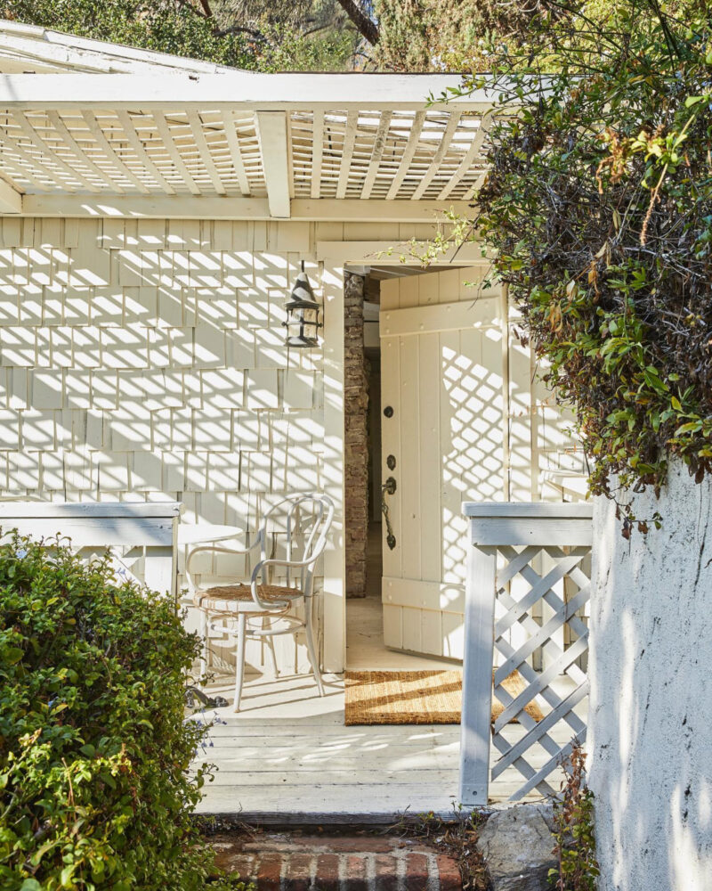 Leanne Ford Style: Restraint, Effortlessness & Warmth - Hello Lovely