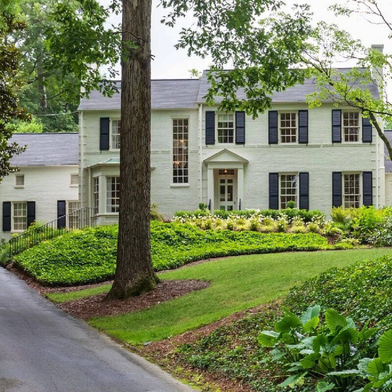 Fantasy Façade Inspiration: 42 Unforgettable Homes + 9 Paint Colors ...