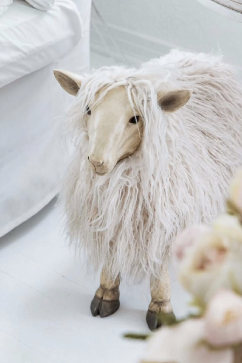 ROMANTIC Interiors: What Makes a Space Feel Romantic? - Hello Lovely