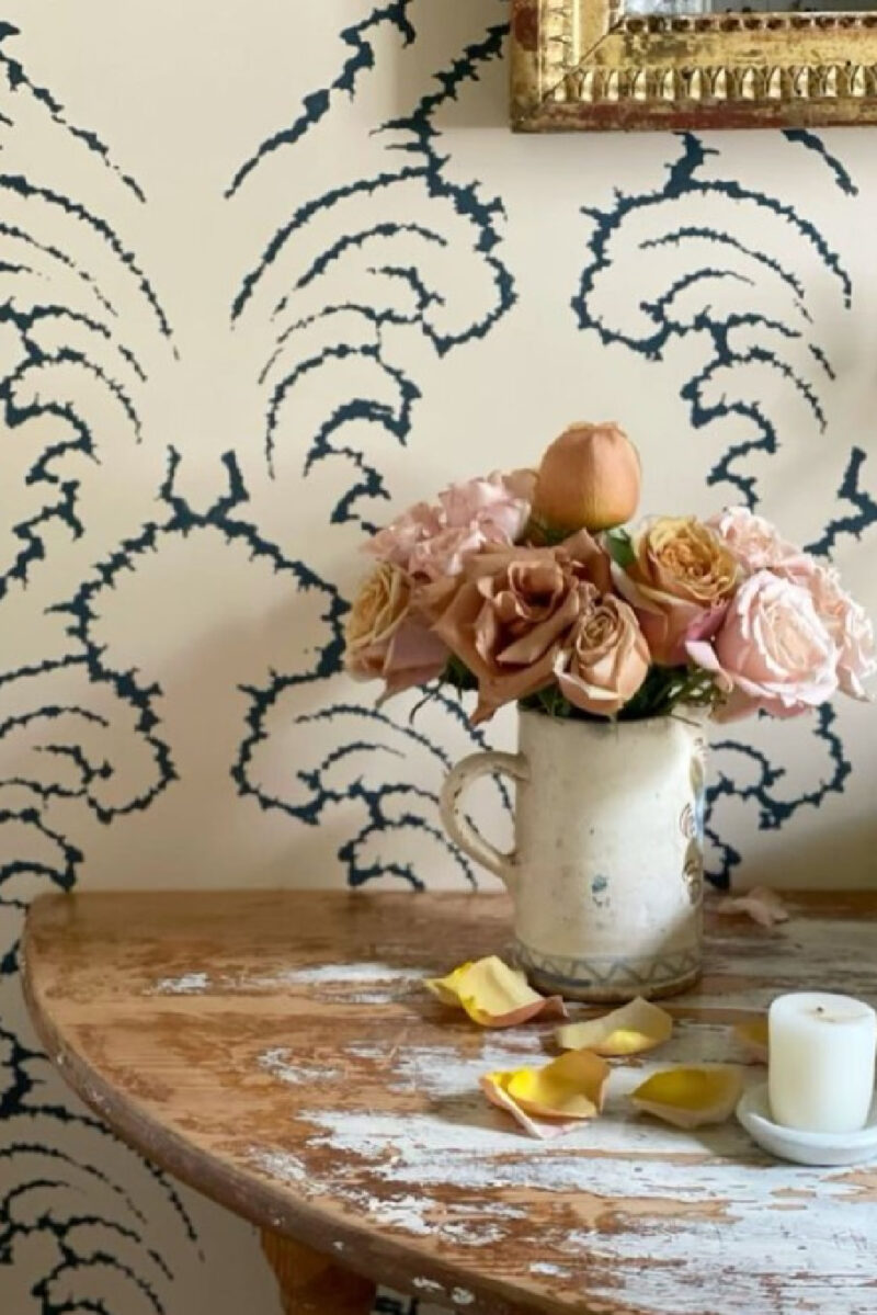 Restraint & Sophisticated Decor Inspo from a Pro - Hello Lovely