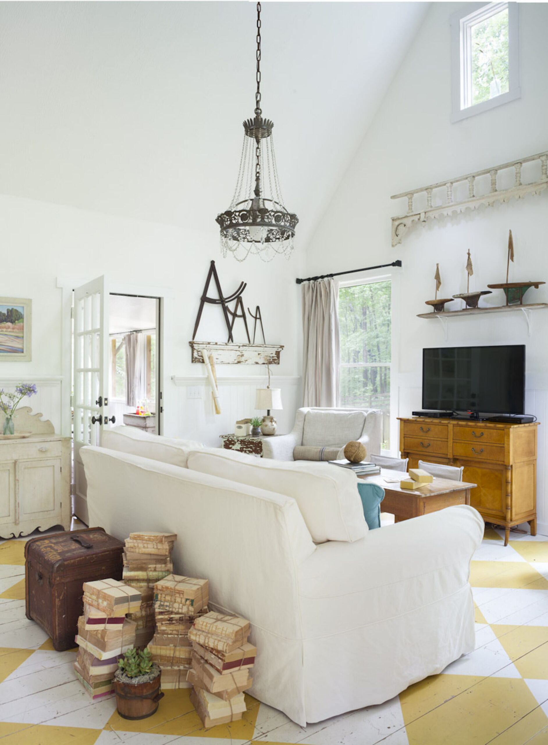 Fifi O'Neill's SOULFUL COTTAGE & Rustic Romance! - Hello Lovely