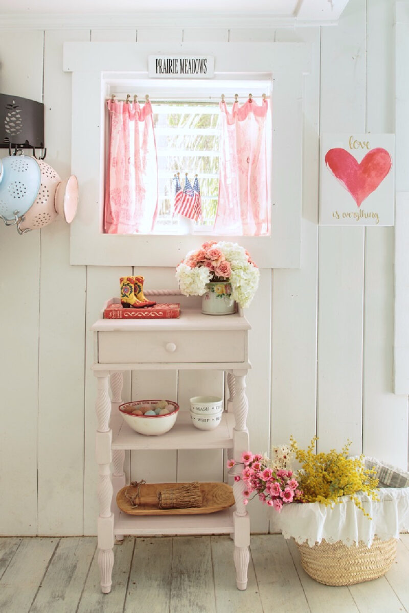 Fifi O'Neill's SOULFUL COTTAGE & Rustic Romance! - Hello Lovely