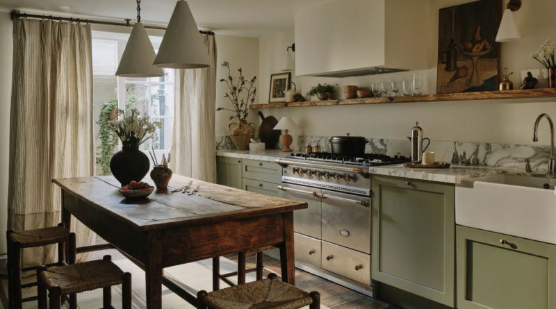Details to Make a Charming European Cottage Kitchen Unforgettable ...